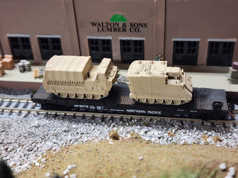 N Scale 1:160 M577 Command Post Carrier Desert Camo - US Army | eBay