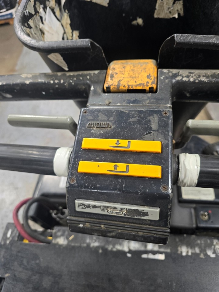 Crown Walkie Rider Electric Pallet Jacks - 6,000-8,000 lbs, 24V, 750 AH ...