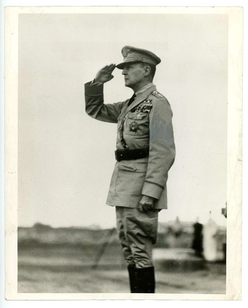Douglas Macarthur Ww2