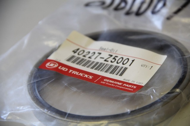 Genuine Nissan Hub Seal 40227-z5001 / 40227z5001 for sale online | eBay