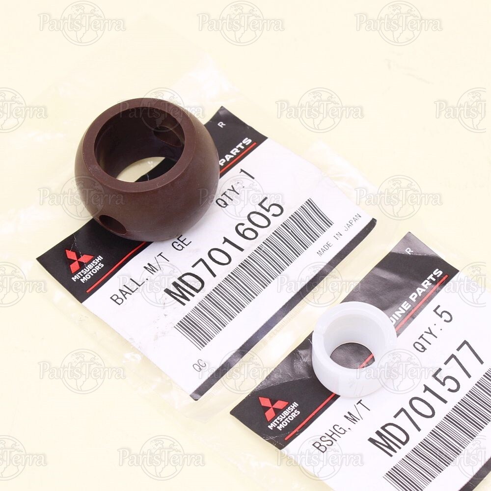 MD701605 & MD701577 OEM Mitsubishi MONTERO PAJERO MT Gearbox Shifter ...