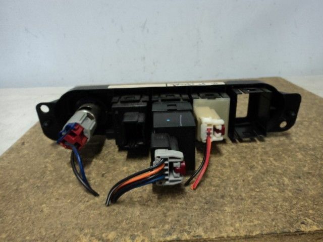 01 PT CRUISER REAR WIPER & POWER OUTLET SWITCH CONTROL 71730 | eBay