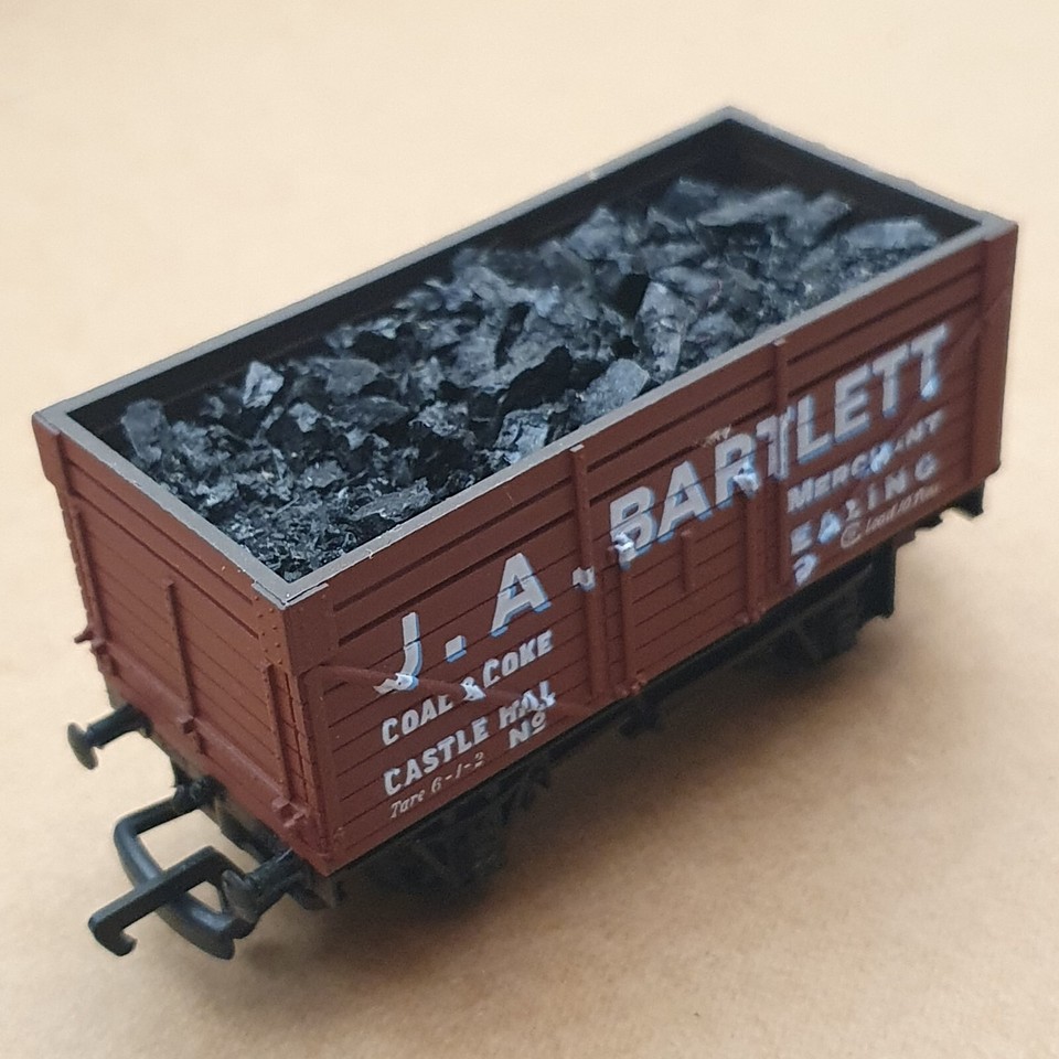 BACHMANN 33-155 OO 7 Plank Wagon with Coke Rail J A Bartlett Ealing ...