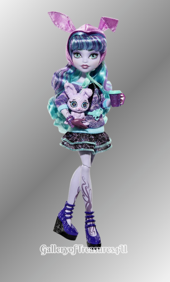 G3 Monster High Creepover Party Twyla Pet Rabbit Dustin Doll Sleepover ...