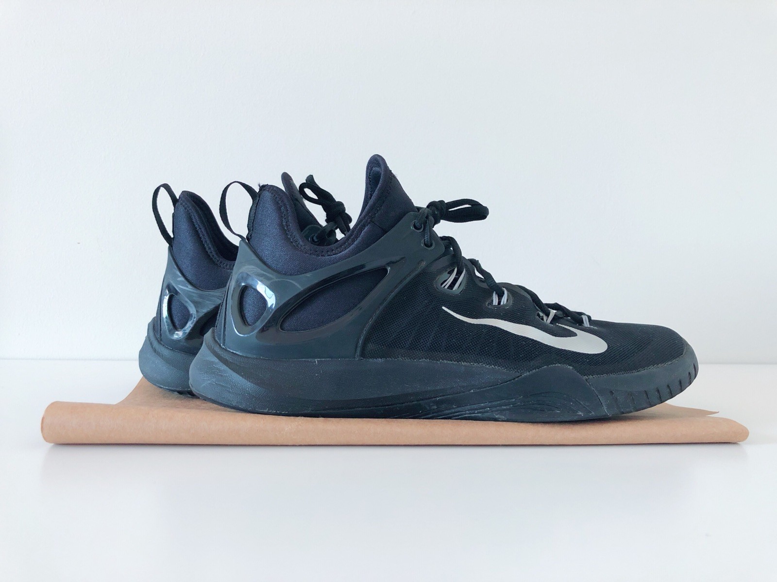 NIKE Zoom HYPERREV 2015 Men's SIZE 11 Black Low Basketball Shoes 705370 ...