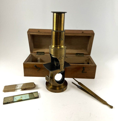 Microscopes & Lab Equipment - Pocket Microscope