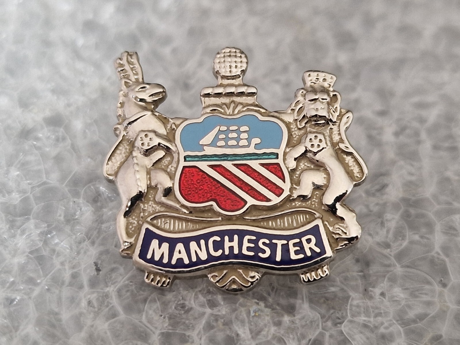 Manchester Coat of Arms - Manchester United FC Badge Vintage Rare In ...