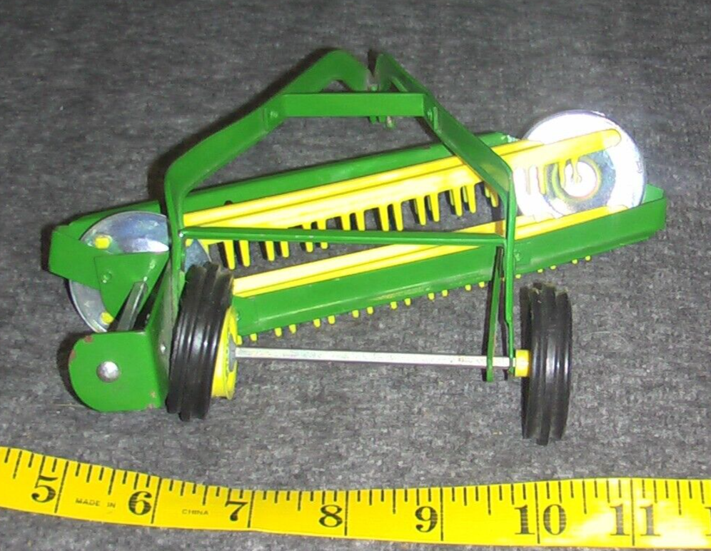 1/16 Scale Diecast ERTL John Deere Hay Rake Farm Toy Tractor Implement ...