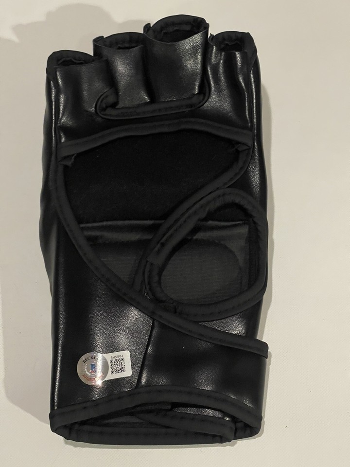 Mayra Bueno Silva Signed Autographed UFC Glove Beckett BAS COA c | eBay