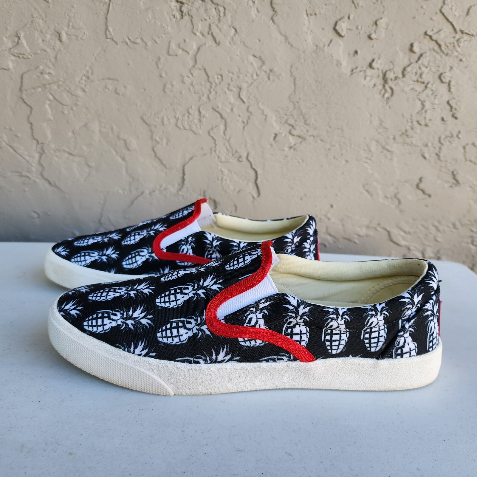 Bucketfeet Slip On Shoes Mens 7 Sneaker Canvas Pineap… - Gem