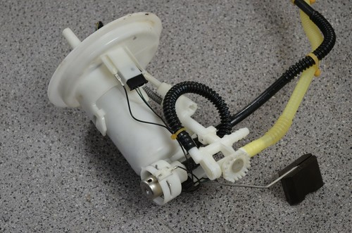 Mercedes Benz W204 180K Kraftstoffpumpe Tankgeber A2044700294 ...