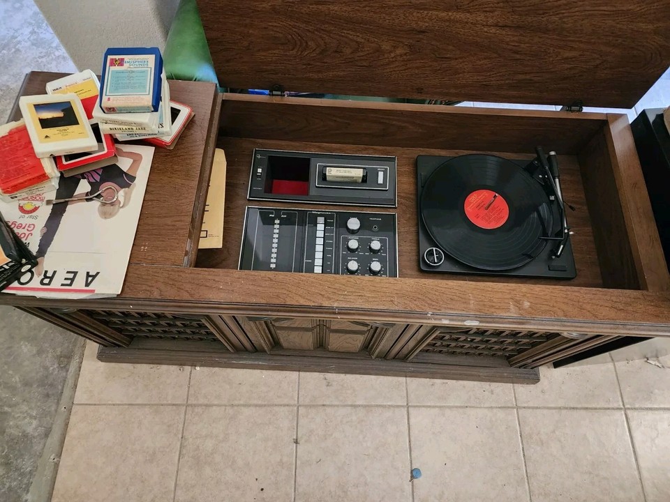Vintage Magnavox Stereo Console - Radio, Record Player & 8-Track player ...