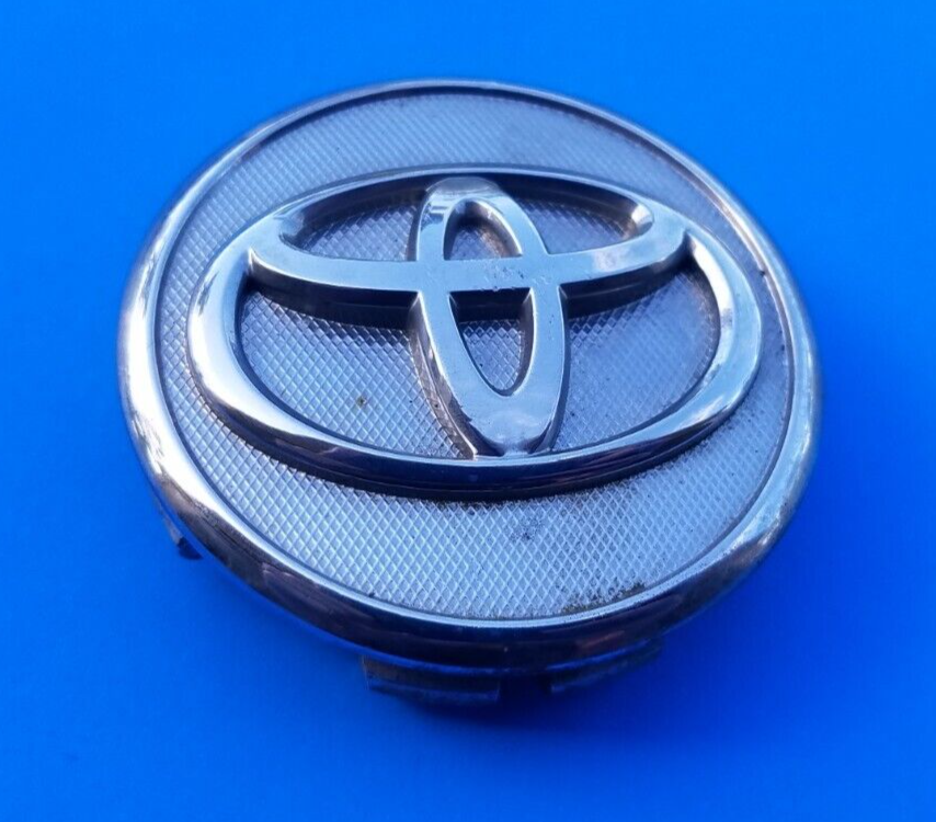 TOYOTA COROLLA MATRIX (1) WHEEL RIM HUBCAP CAP CENTER COVER DUST USED ...