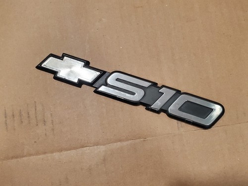1991-2004 OEM Chevrolet Chevy S10 Tailgate Emblem - Script Badge Decal ...