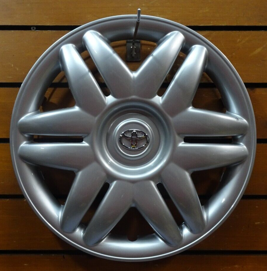 2000-2001 Toyota Camry 15" Silver Hubcap (1) | 42621AA070 | Aftermarket ...