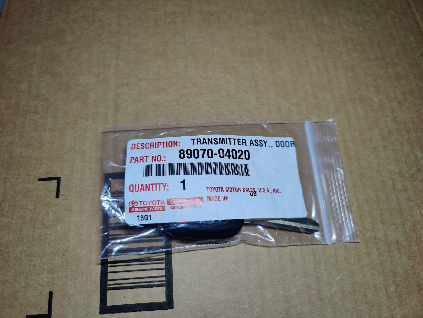 Genuine Toyota Transmitter 89070-04020 Key Cut Never Programmed ...