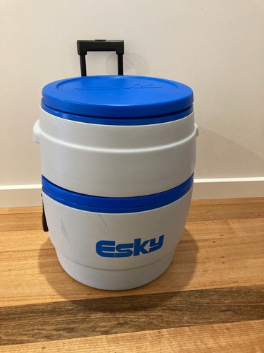 ESKY 2-in-1 38L 52 Can Barrel Cooler Separate Food & Drink with Wheels ...
