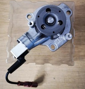 GENUINE VOLKSWAGEN / AUDI ELECTRONIC COOLANT PUMP 04L121011N GOLF POLO ...