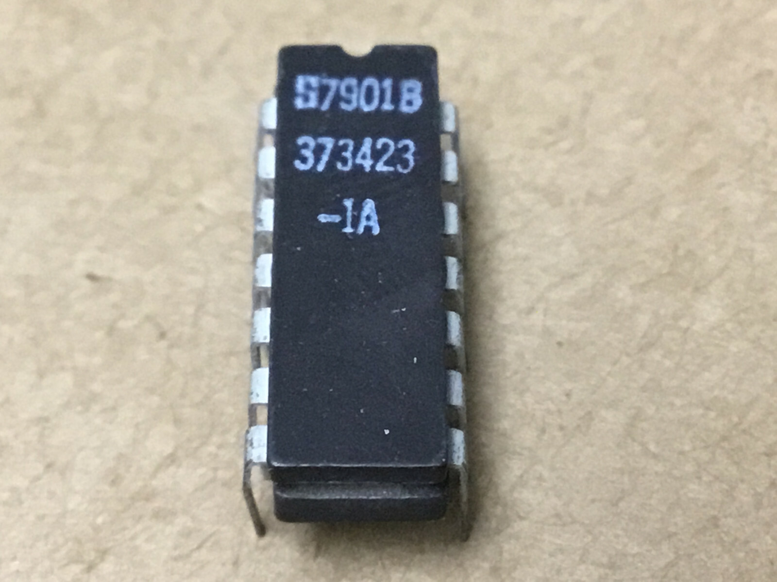 (1 PC) SIGNETICS 373423-1A DIGITAL MICROCIRCUIT NSN# 5962-00-153-5664 ...