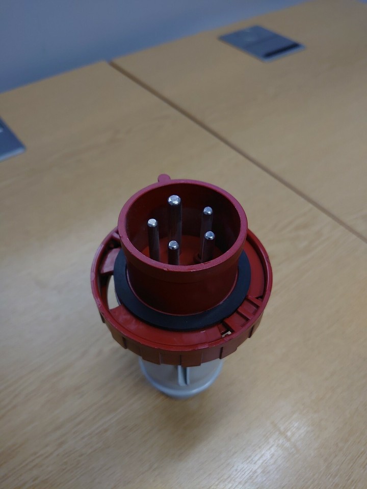 Scame trailing W/P plug 16a 5 pin 16 Amp 3P&N&E Red 3 Phase 415v IP67 ...