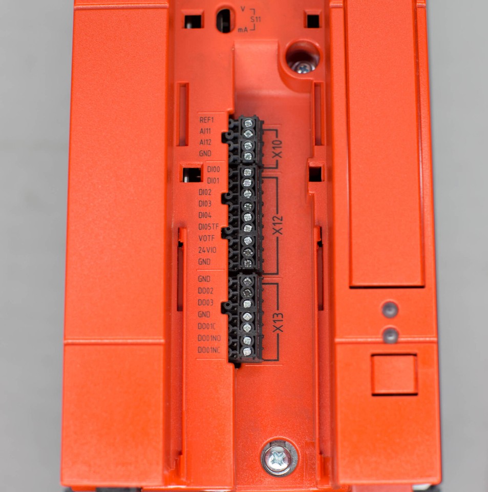SEW EURODRIVE MC07B0110-5A3-4-00 MOVITRAC Variable Speed Drive VSD VFD ...