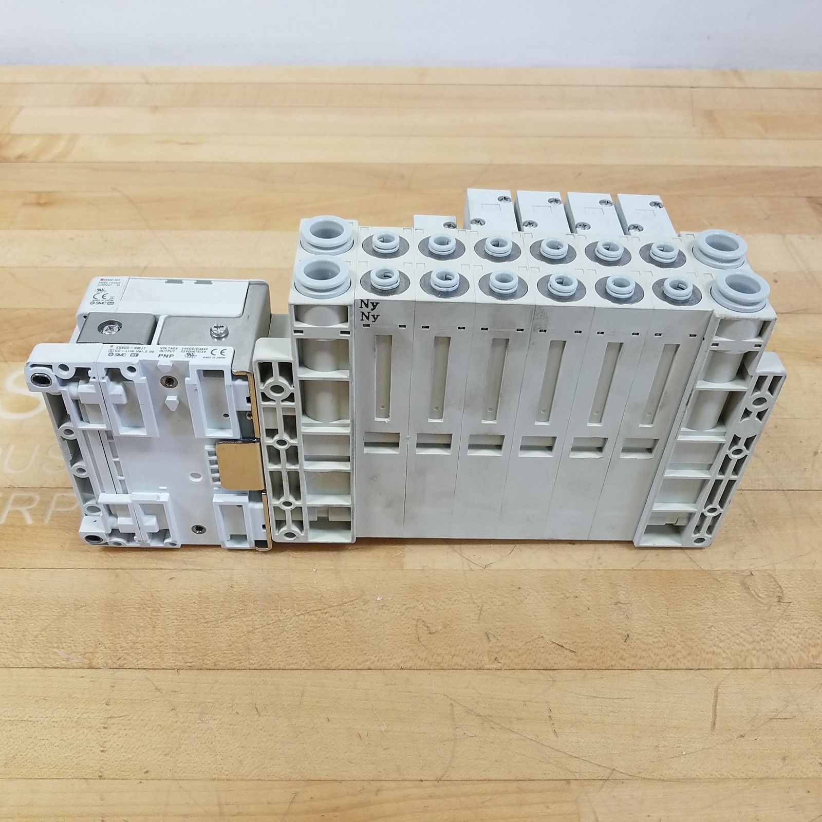 SMC 8 Port 5 Valve Assembly EX600-ED2, EX600-SMJ1, SV3100-5FU, SV3300 ...