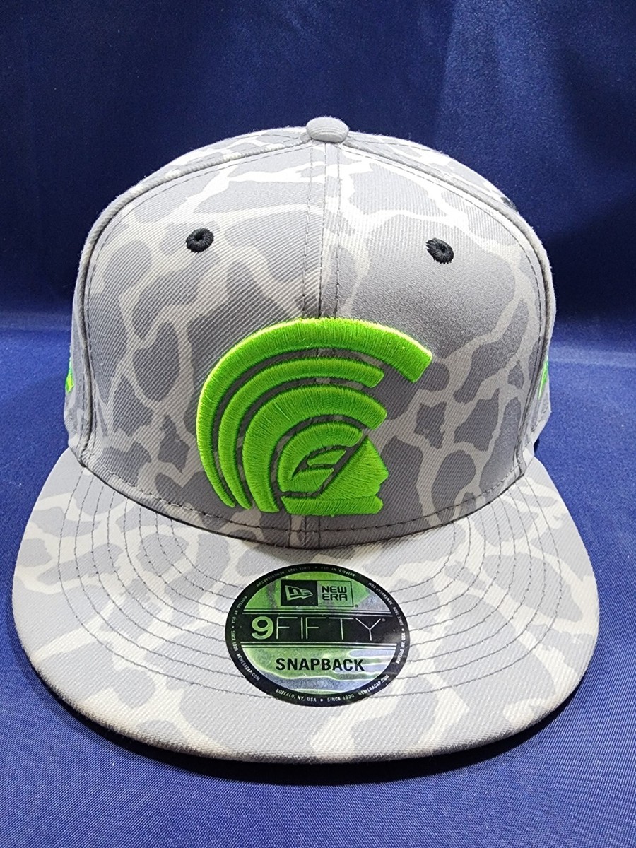 Fitted Hawaii Logo Albino And Preto X FITTED X Sig Zane Designs