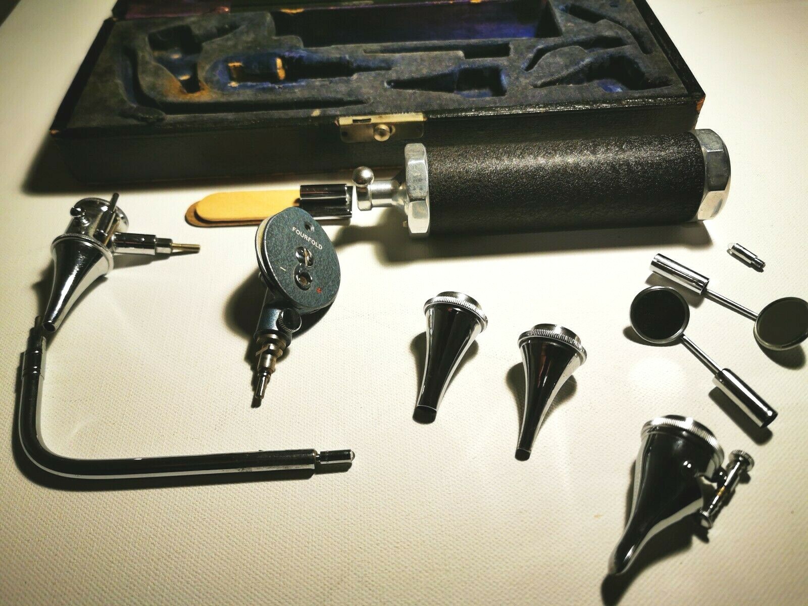 VINTAGE GOWLLANDS OTOSCOPE OPHTHALMOSCOPE ENT DIAGNOSTIC SET MEDICAL ...