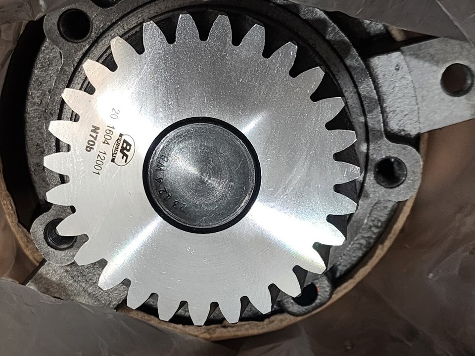 Genuine OEM VOLVO D12 engine water pump 85000786 20734268 BF original ...