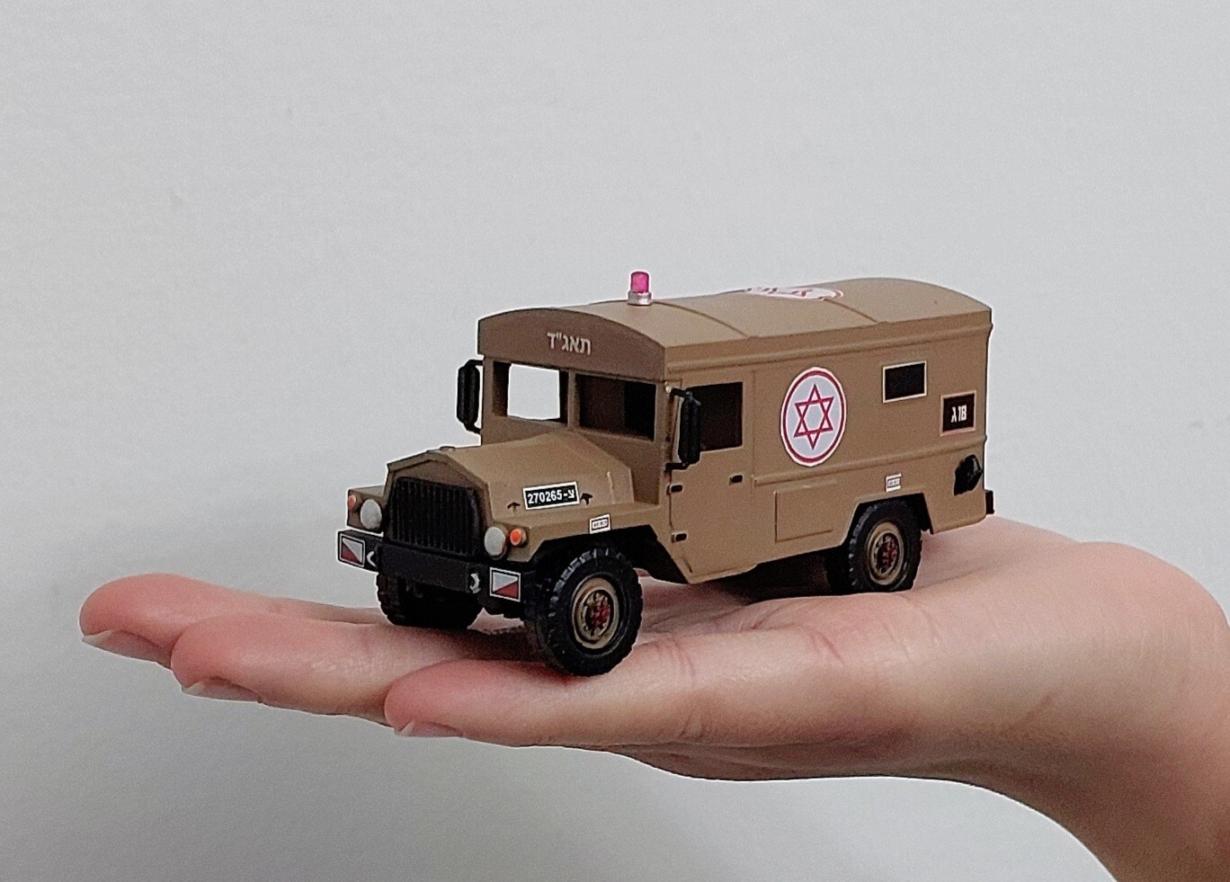 AMBULANCE COMMANDCAR ISRAEL ARMY NN M325 TRUCK CAR 1:43 SCALE MODEL | eBay