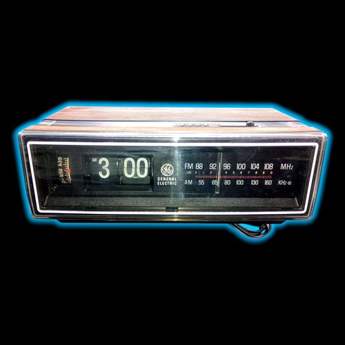 Vintage 1984 GE General Electric Flip Clock Radio Alarm Clock 7-4305F ...