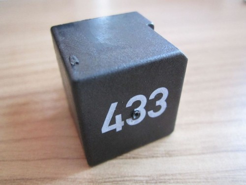 Relais 433 Arbeitskontaktrelais Audi A3 8P VW Passat Golf Touran Eos ...