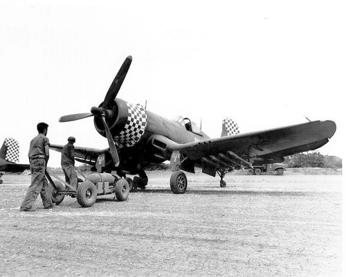 WWII Photo F4U Corsair Bomb Loading Okinawa 1945 WW2 B&W World War Two ...