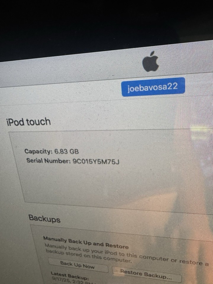 Apple iPod Touch 2nd Generation 8GB BLACK USED BUNDLE MC086LL STRONG ...