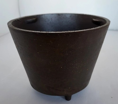 Vintage Cast Iron Calderon Small Pot Vented 3 Footed 4.5 X 6in | eBay