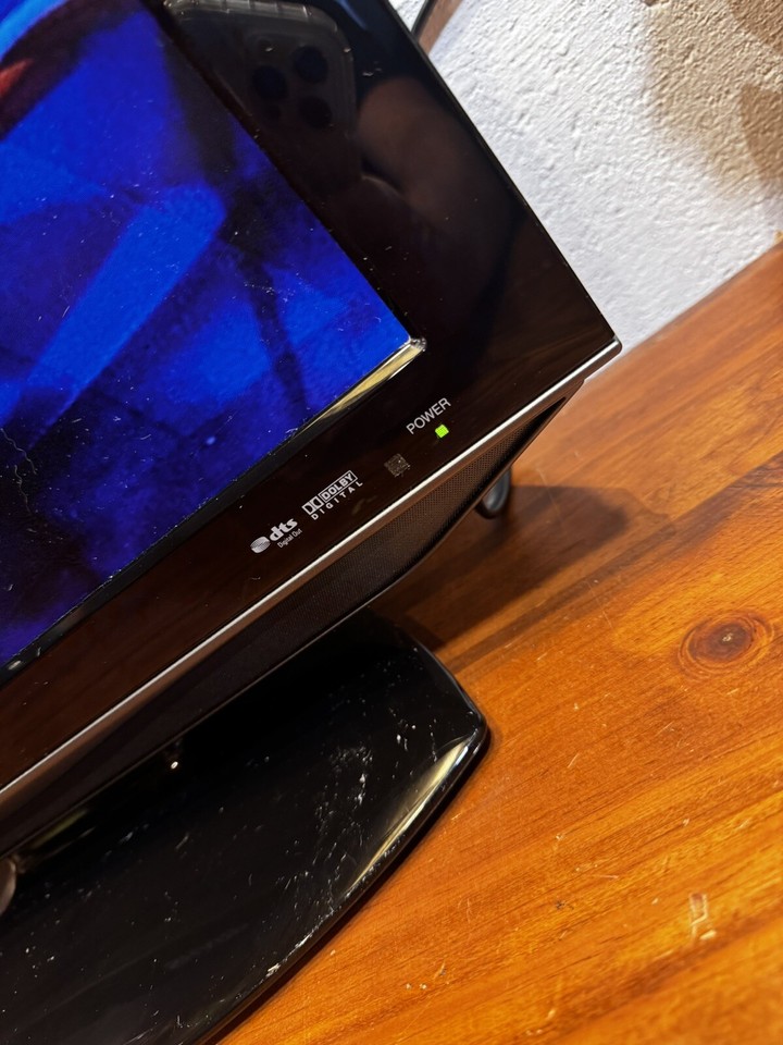 Sharp TV / DVD LC-19AD22U 19" TV DVD Combo NO Remote, HDMI A/V S-Video ...