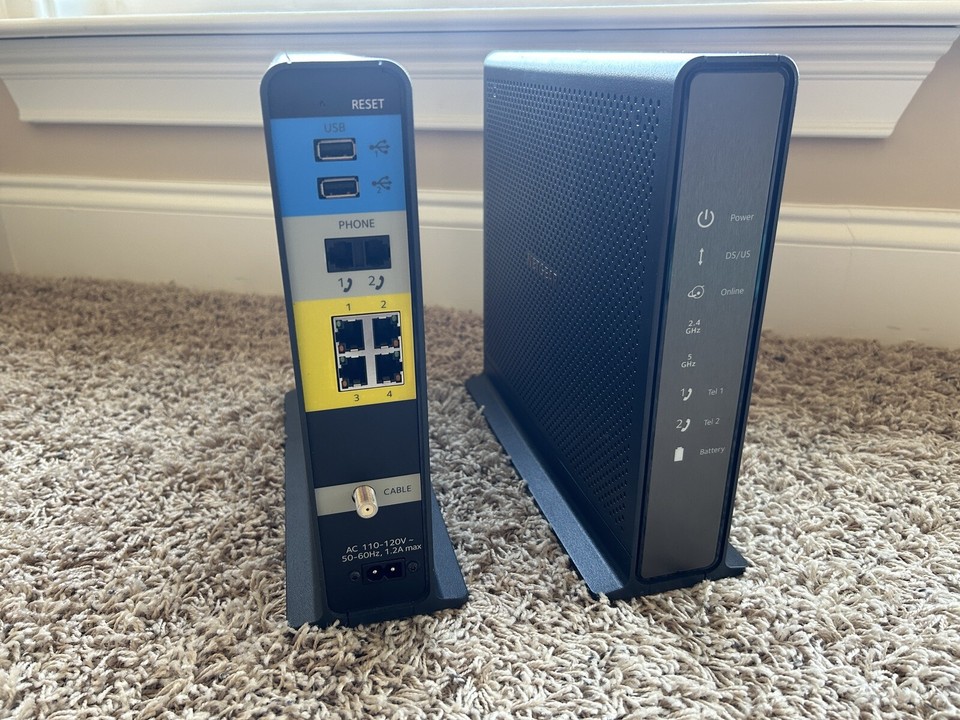 NETGEAR Nighthawk DOCSIS 3.0 Cable Modem Wi-Fi Router Combo with Voice ...