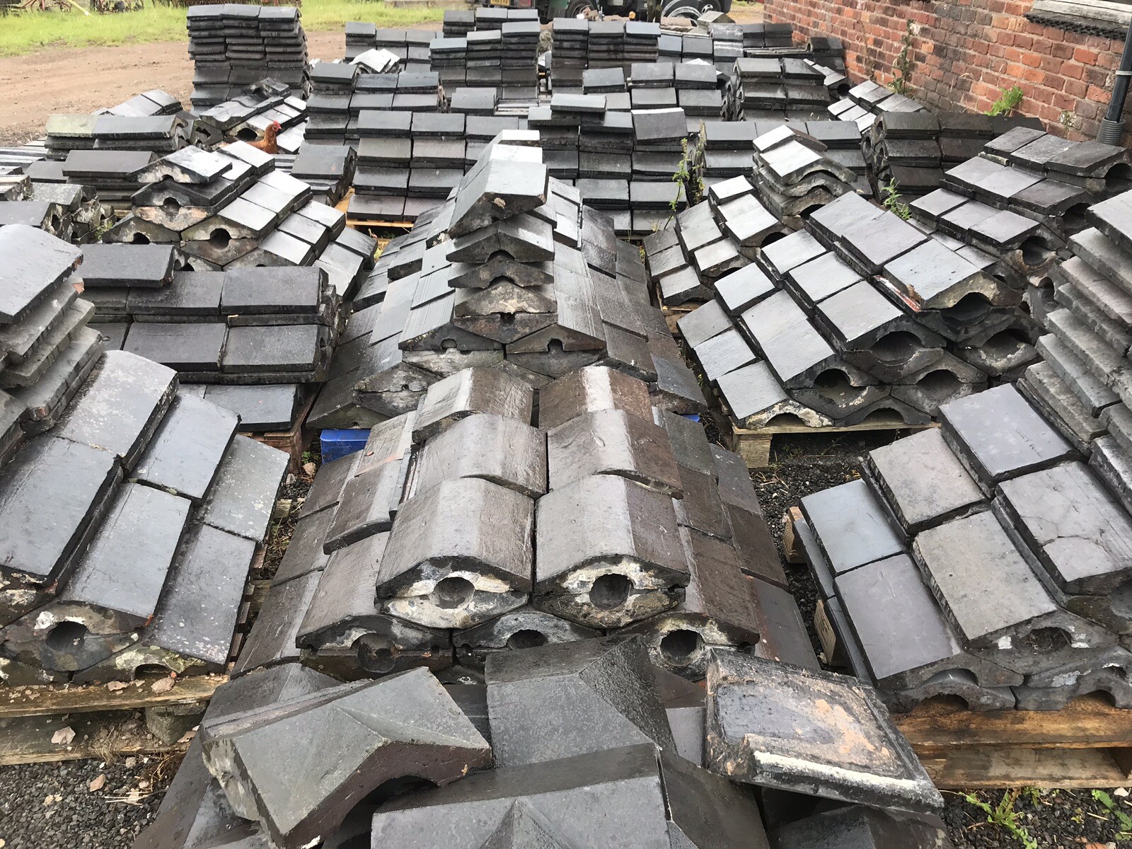 Reclaimed Victorian Staffordshire Blue / Red Wall coping Bricks Blue ...