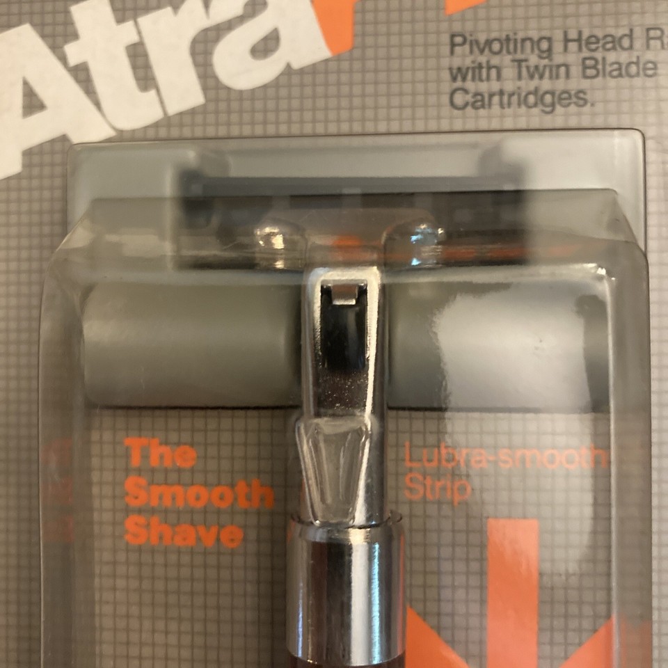 Vintage Gillette Atra Plus Pivoting Head Razor with 2 Twin Blade ...