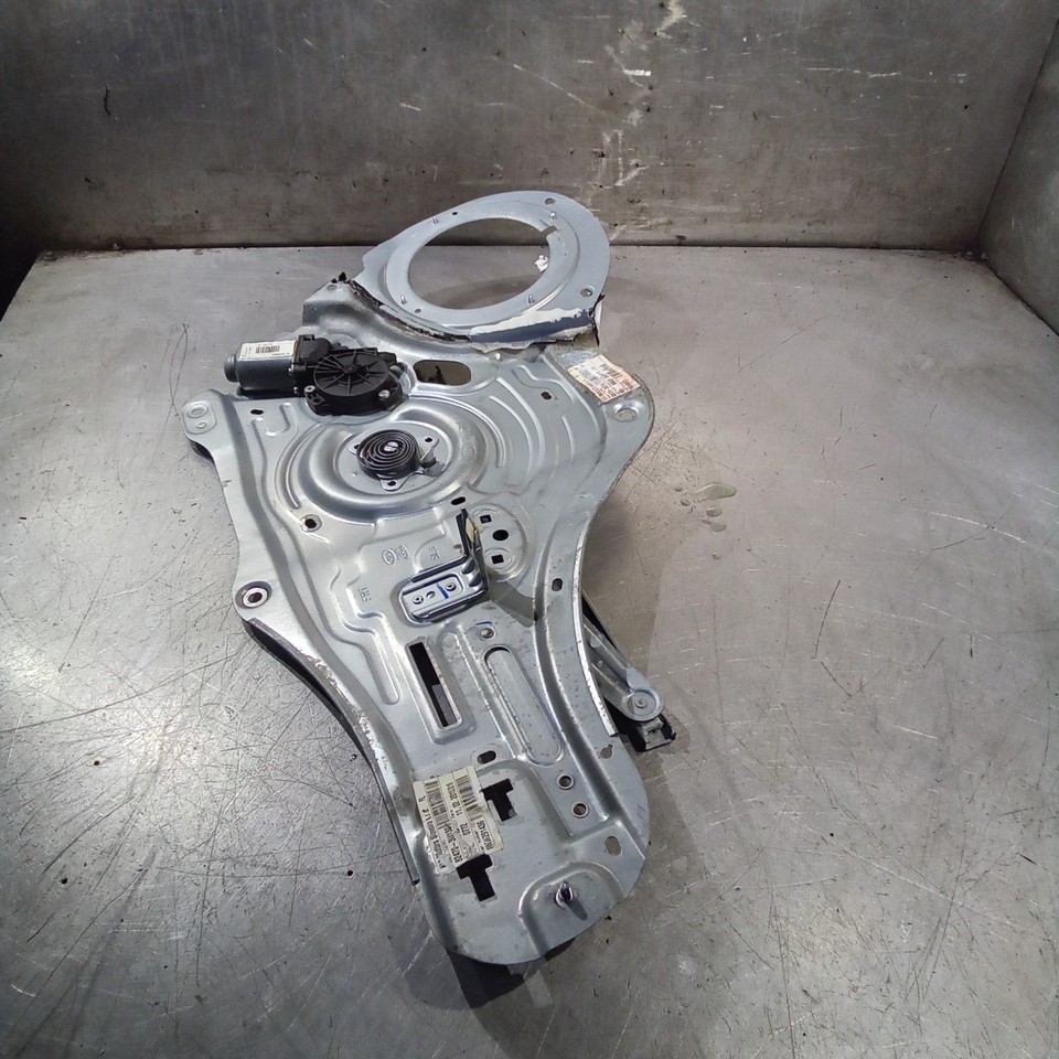 Kia Sportage Mk3 SL 2010-2015 Passenger/Left/NS Front Window Regulator ...