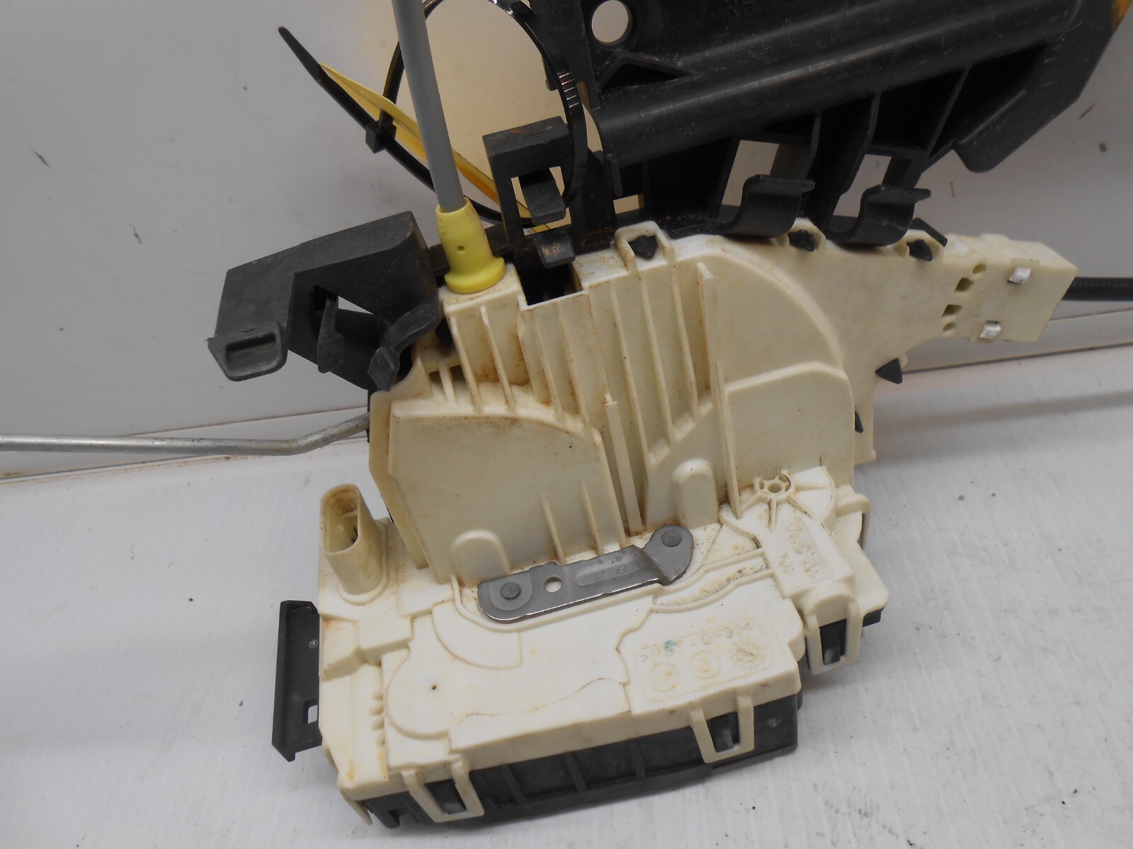 Mercedes ML550 Right Front Door Lock OEM A1667200435 BW0523 | eBay