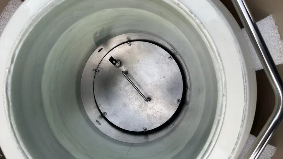 MVE cryoshipper LIQUID NITROGEN DEWAR CRYOGENICS 1H2/ class 6.2/12 ...