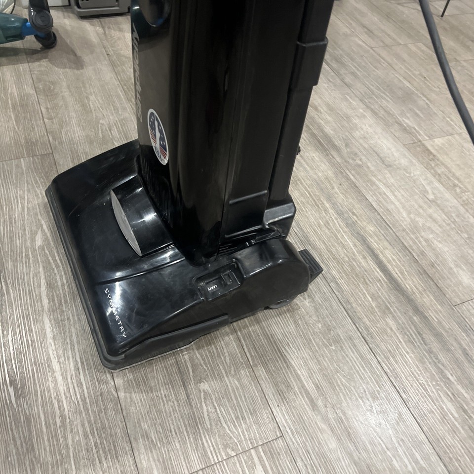 Simplicity USA S20D Symmetry Black Upright Bagged Household Vacuum ...