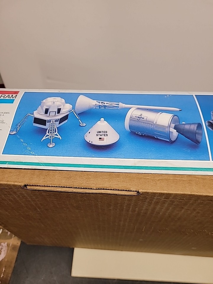 Vintage Monogram 1/144 Scale Apollo Saturn V Rocket Plastic Model Kit ...
