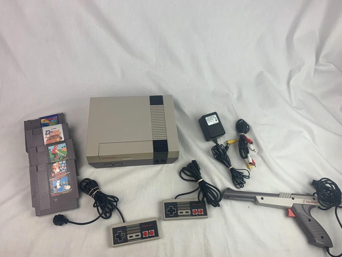 Nintendo NES Console w/ Controller, Zapper, Power, and AV Cable - Works ...