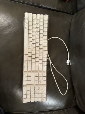 Original Apple Mac A1048 White Wired Full Size Keyboard English with 2 ...