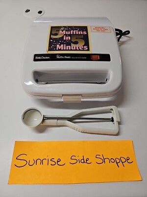 Betty Crocker Mini Muffin Magic Cupcake & Muffin Maker With Scoop EUC ...