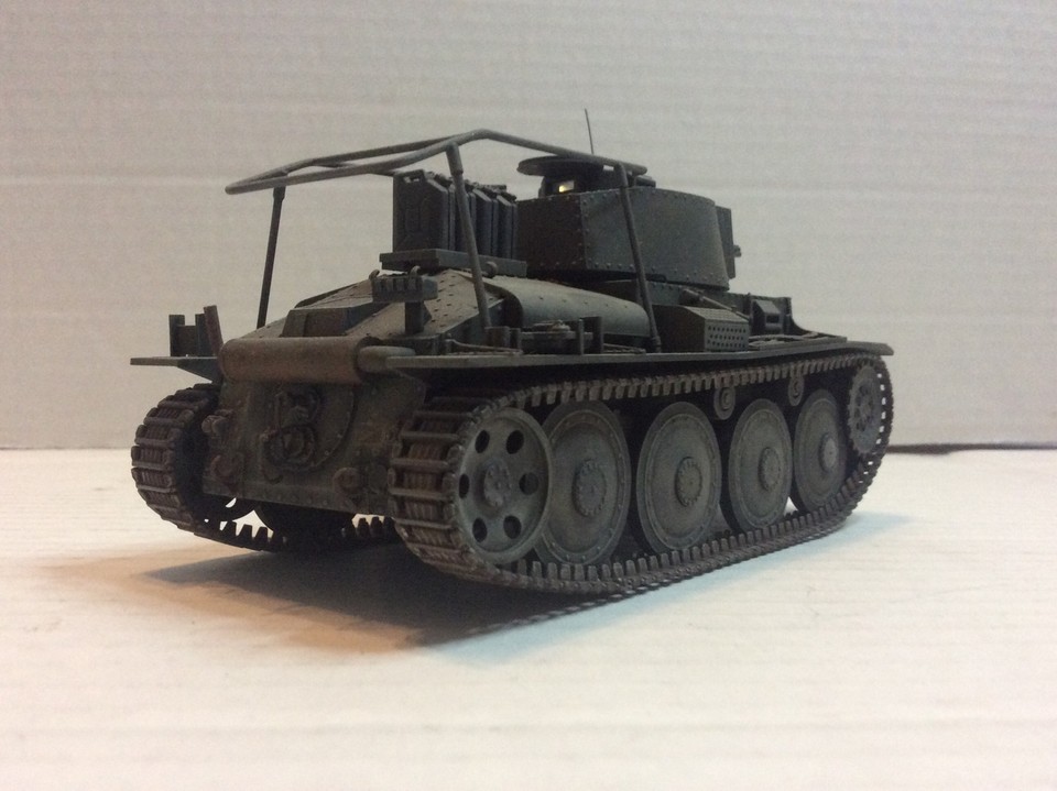Italeri WWII German PZ KPFW 38T Panzer 1:35 professionally built model ...