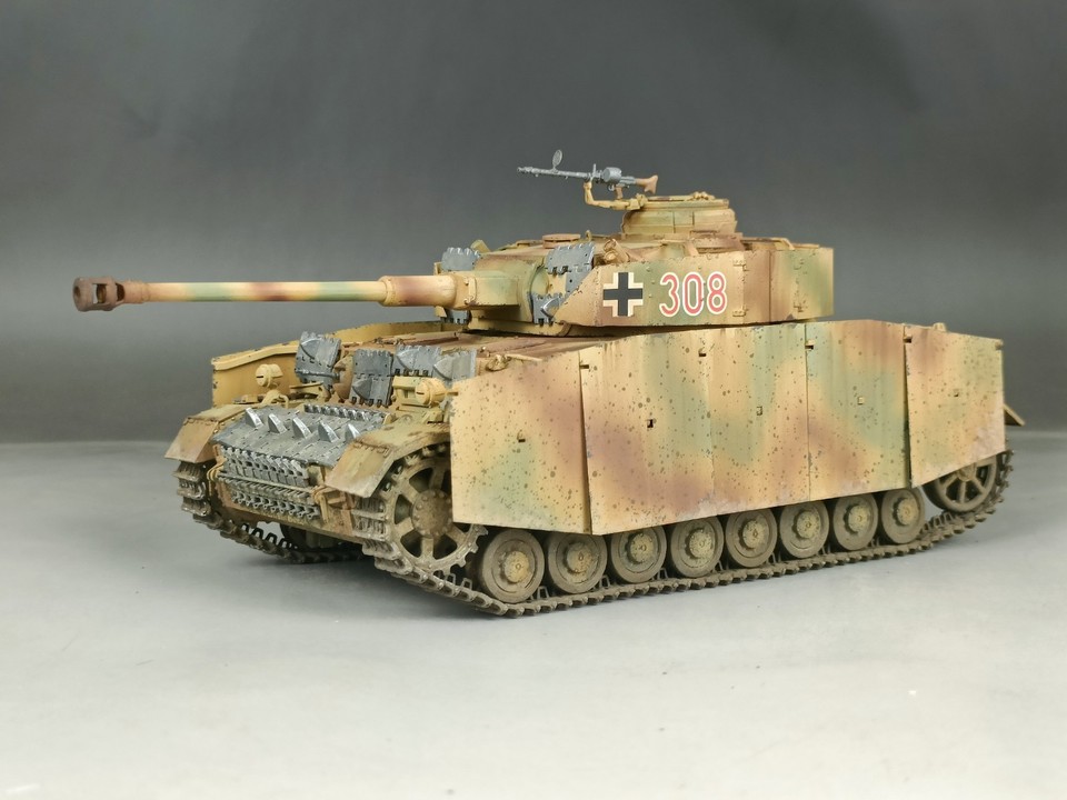 1/35 Built WWII Panzer IV H Tank Operation Spring Awakening Lake ...