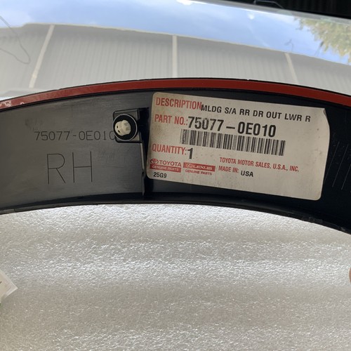 2014-2019 Toyota Highlander Rear RH Door Trim Lower Wheel Molding 75077 ...